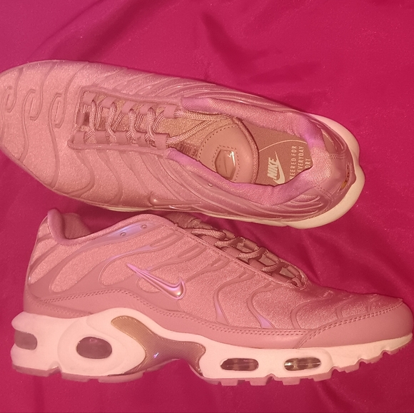 Nike | Shoes | Nike Womens Air Max Plus Sneakers In The Rust Pink Color ...